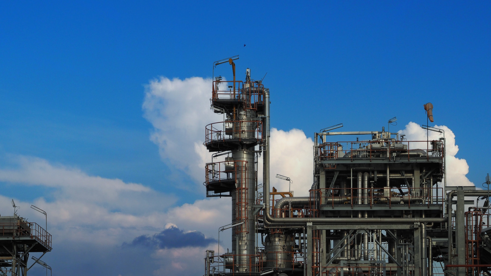 petroleum-oil-refinery-barrel-tank-petrochemical-plant-factory-chemical ...